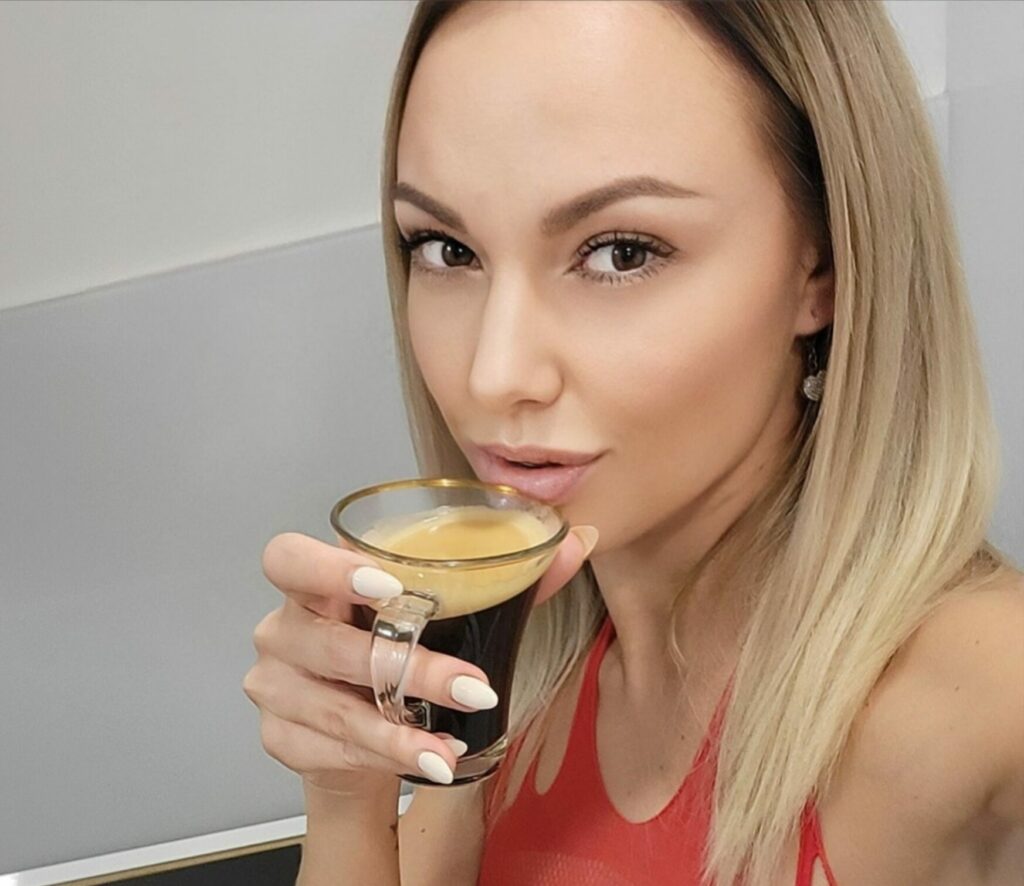 Home - VickyFox - Offizielle Webseite